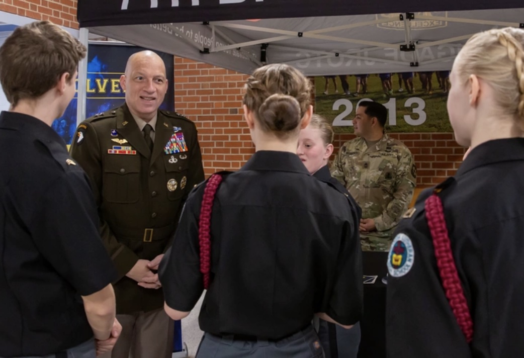 Army general admits to using Artificial Intelligence to help recruit ...